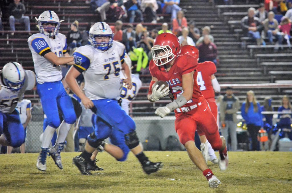 PREP FOOTBALL: Vinemont wraps up season with 34-0 shutout of Cold ...