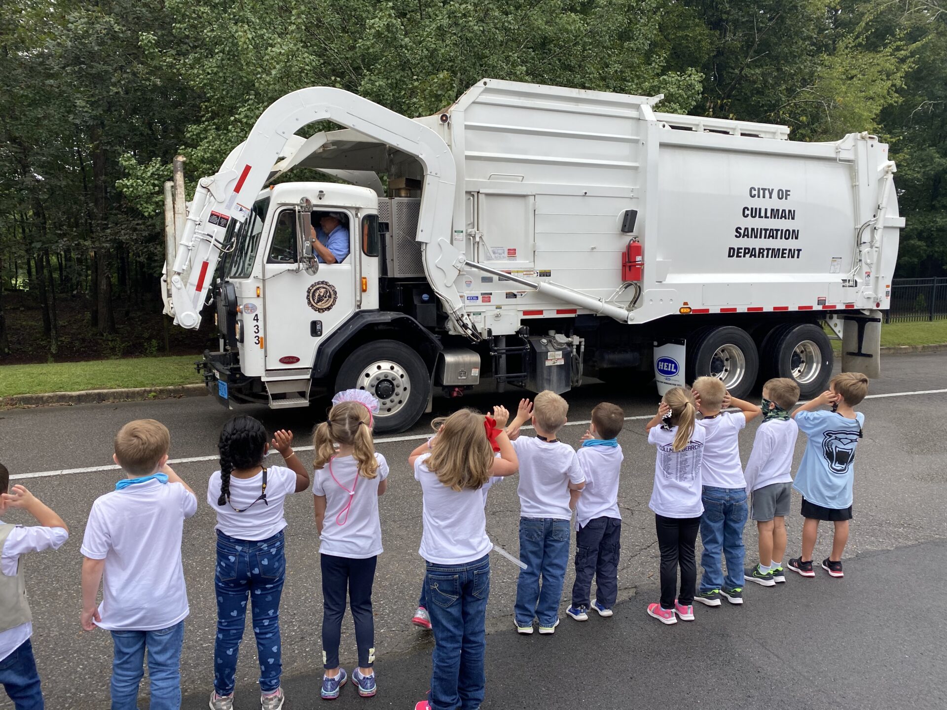 Helpers on parade - The Cullman Tribune