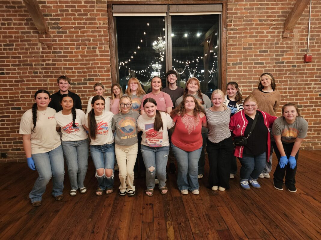 FCCLA students lead in service at the Farm-City Banquet - The Cullman Tribune