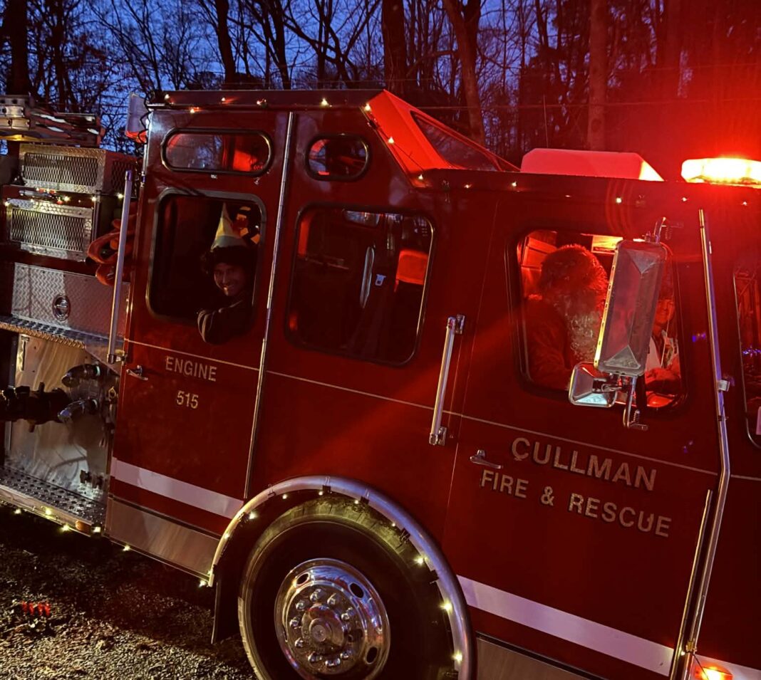 Santa rides through town - The Cullman Tribune